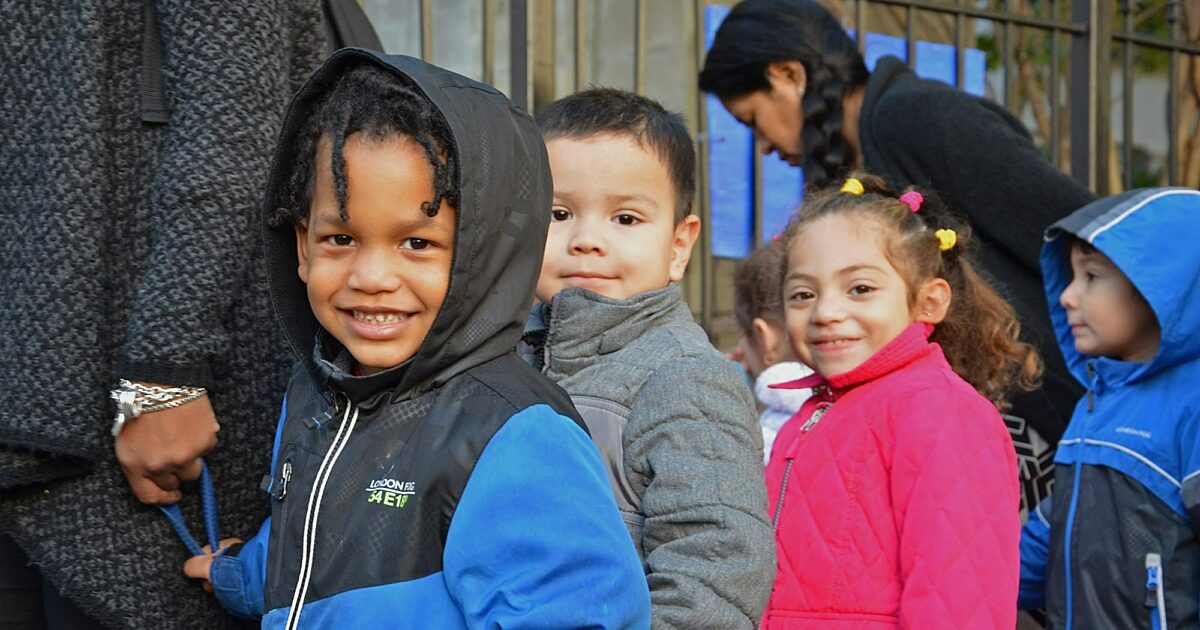 Who We Are | 91探花ia