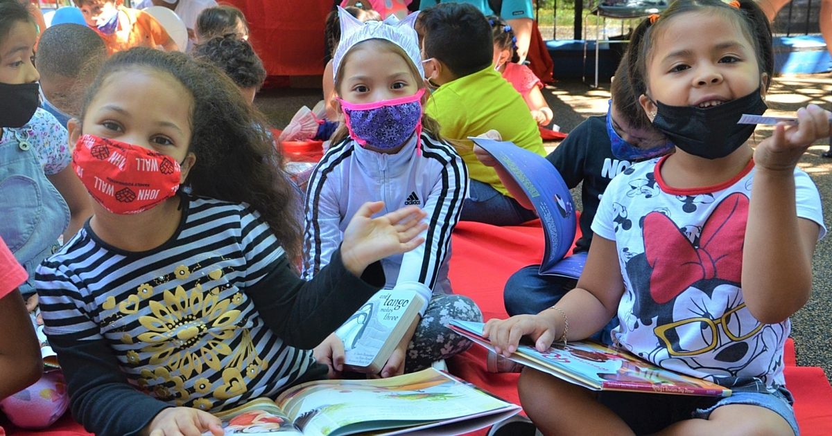 ‘Read in Color’ Launches at CentroNia! | CentroNia